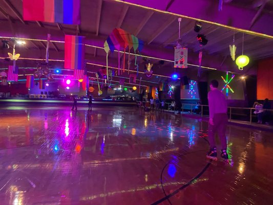 ROLLER DOME - Updated December 2025 - 180 Photos & 36 Reviews - 4902 ...