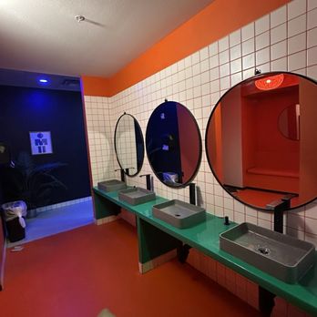 POUNDS - Updated December 2025 - 139 Photos & 149 Reviews - 6 Broadway ...