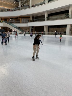LLOYD CENTER ICE RINK - Updated December 2025 - 48 Photos & 79 Reviews ...