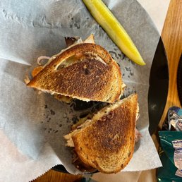 CAMDEN DELI - Updated December 2025 - 157 Photos & 270 Reviews - 37 ...