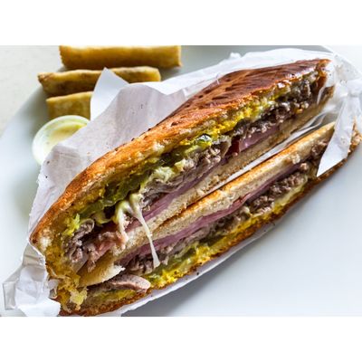 GUAVA TREE CAFE - Updated 2024 - 410 Photos & 416 Reviews - 118 ...