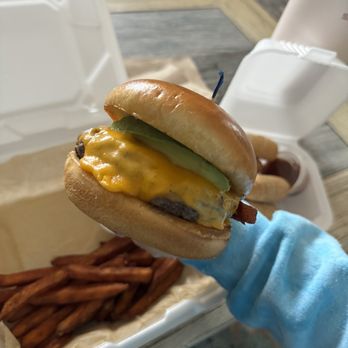 305 DEGREES BURGERS BAR - Updated July 2025 - 74 Photos & 50 Reviews ...