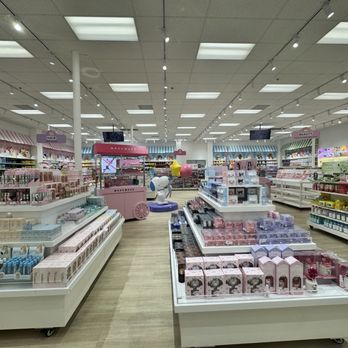 MINISO - Updated October 2025 - 165 Photos & 26 Reviews - 9749 Baseline ...