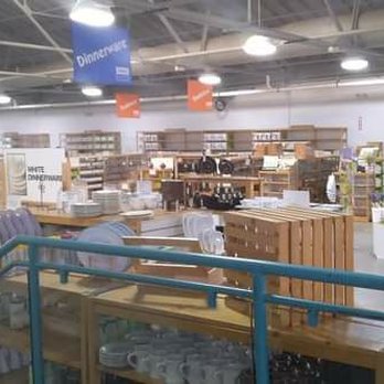 LIBBEY GLASS FACTORY OUTLET STORE - Updated January 2026 - 70 Photos ...