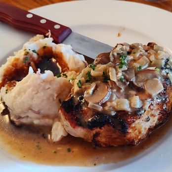 RED HOUSE - Updated June 2025 - 568 Photos & 604 Reviews - 410 Burnett ...