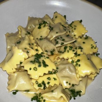 FORSYTHIA - Updated May 2024 - 732 Photos & 173 Reviews - 9 Stanton St ...