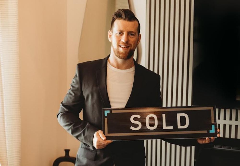 JAMES TORRENS - REAL BROKER - Updated December 2024 - 72 Lyons Close ...