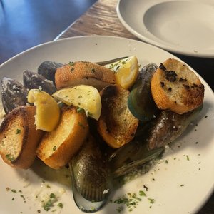 RED WHITE & BREW - 330 Photos & 808 Reviews - 6740 E McDowell Rd, Mesa ...