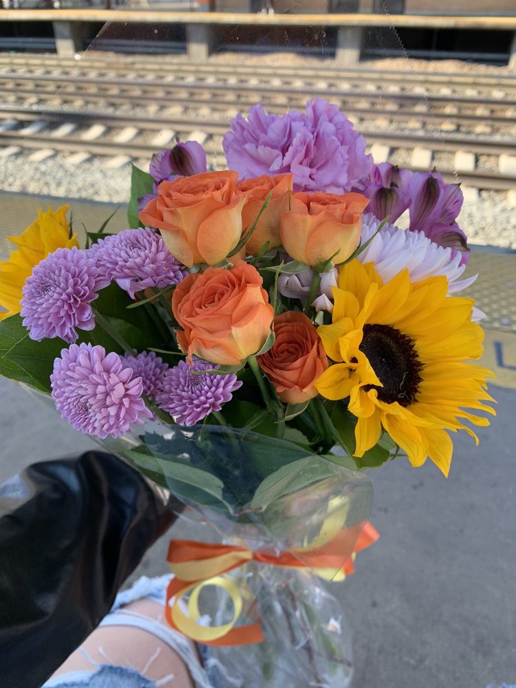 REDWOOD FLORIST - Updated July 2025 - 57 Photos & 27 Reviews - 151 ...