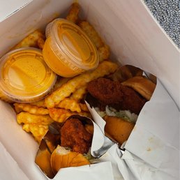 MAIN CHICK HOT CHICKEN - 621 Photos & 376 Reviews - 4705 Clairemont Dr ...