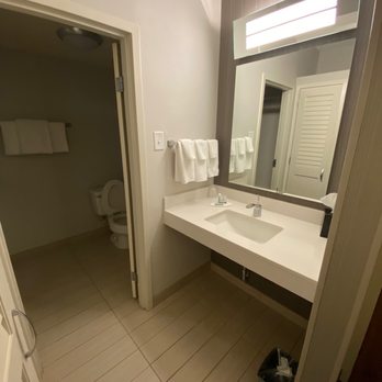 COURTYARD BY MARRIOTT INDIANAPOLIS CASTLETON - Updated October 2025 ...