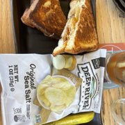 TOPSIDE AT THE BEACON - 95 Photos & 77 Reviews - 1107 Lighthouse ...