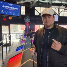 PUTTSHACK - PITTSBURGH - Updated July 2025 - 259 Photos & 169 Reviews ...