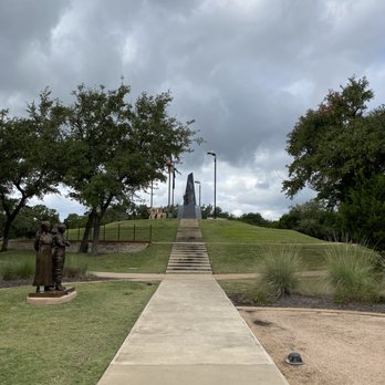 VETERANS MEMORIAL PARK - Updated November 2025 - 52 Photos & 40 Reviews ...