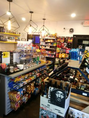 URBO URBAN BODEGA - Updated December 2024 - 27 Photos & 23 Reviews ...