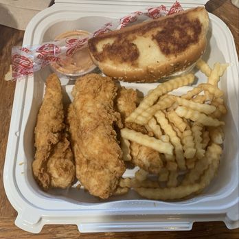 RAISING CANE’S CHICKEN FINGERS - Updated 05/2025 - 212 Photos & 160 ...