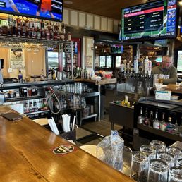 TWIN PEAKS - Updated December 2025 - 517 Photos & 631 Reviews - 8601 ...