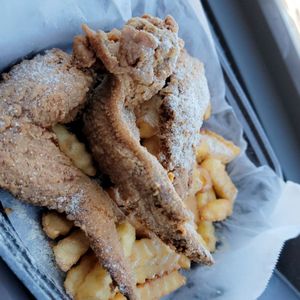 CAPTAIN LA FISH CHICKEN AND MORE - Updated June 2025 - 26 Photos & 19 ...