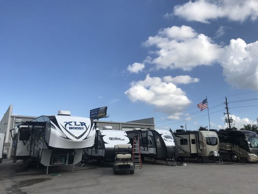 DEMONTROND RV HOUSTON - Updated December 2025 - 26 Photos & 60 Reviews ...