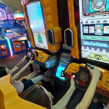 EDISON’S ENTERTAINMENT COMPLEX - Updated August 2024 - 93 Photos & 101 ...