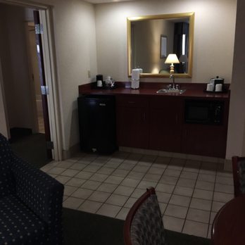 HAMPTON INN & SUITES SPRINGFIELD-SOUTHWEST - Updated July 2025 - 124 ...