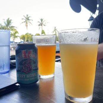 ISLAND HOUSE TAP & GRILL - Updated July 2025 - 446 Photos & 628 Reviews ...