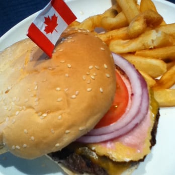 MOLSON PUB - 25 Photos & 48 Reviews - 3111 Convair Drive, Toronto ...