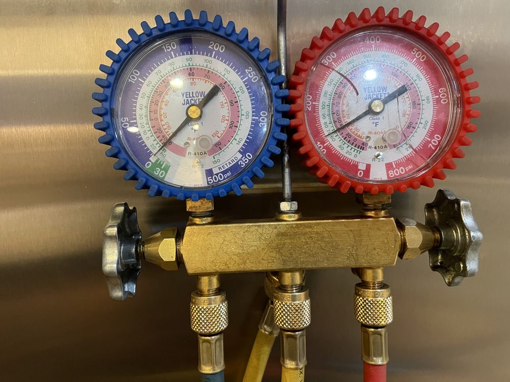 CHILL-HUB - Updated May 2025 - 25 Photos & 30 Reviews - 2398 Walters ...