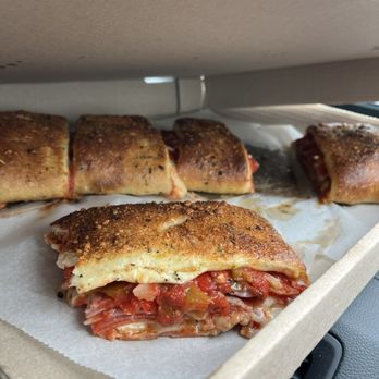 JIMMY NENO’S PIZZERIA & TAPROOM - Updated December 2025 - 10 Photos ...