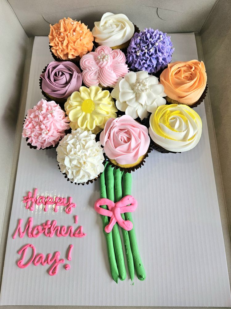 SMALLCAKES CUPCAKERY AND CREAMERY - Updated January 2026 - 247 Photos ...