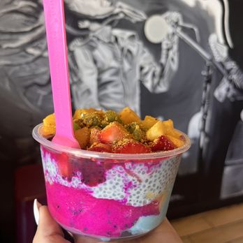 BERRY BERRY BEST ACAI BOWLS - 300 Photos & 262 Reviews - 1237 E ...