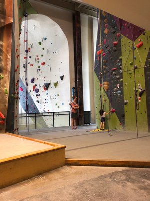 CLIMB SO ILL - 53 Photos & 69 Reviews - 1419 Carroll St, Saint Louis ...