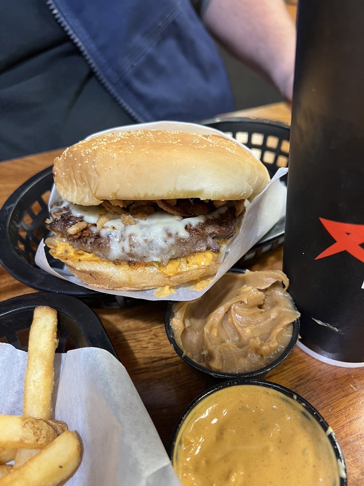 KILLER BURGER EAST VANCOUVER - Updated December 2025 - 224 Photos & 574 ...