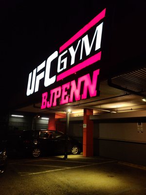 UFC GYM HONOLULU - Updated August 2024 - 362 Photos & 396 Reviews - 805 ...