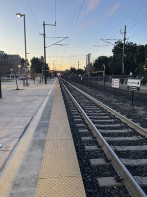 CALTRAIN STATION - SUNNYVALE - Updated December 2025 - 88 Photos & 75 ...