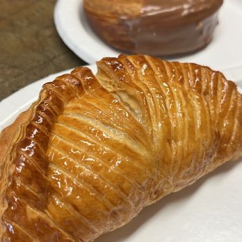 MADO PARIS FRENCH BAKERY & CAFE - Updated July 2024 - 126 Photos & 87 ...