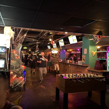QUARTERS ARCADE BAR - Updated December 2025 - 107 Photos & 135 Reviews ...