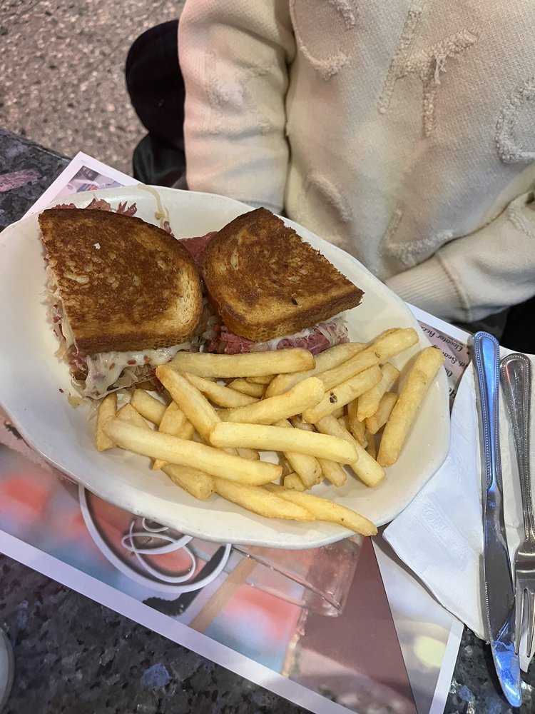 COLONNADE DINER - Updated January 2025 - 95 Photos & 151 Reviews - 2001 ...