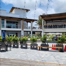 ZEKE’S RESTAURANT - Updated October 2025 - 697 Photos & 525 Reviews ...