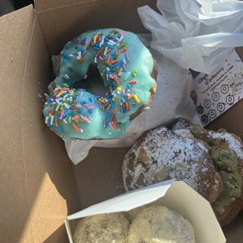 VIO HANDCRAFTED PASTRIES - Updated August 2024 - 260 Photos & 108 ...