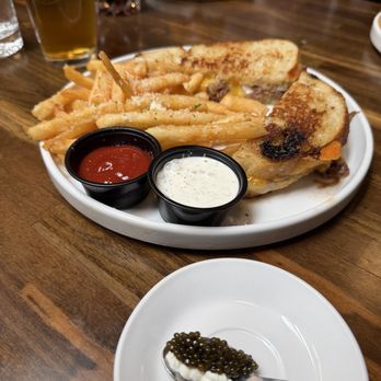 CIRCLE CITY TAVERN - Updated December 2025 - 153 Photos & 198 Reviews ...