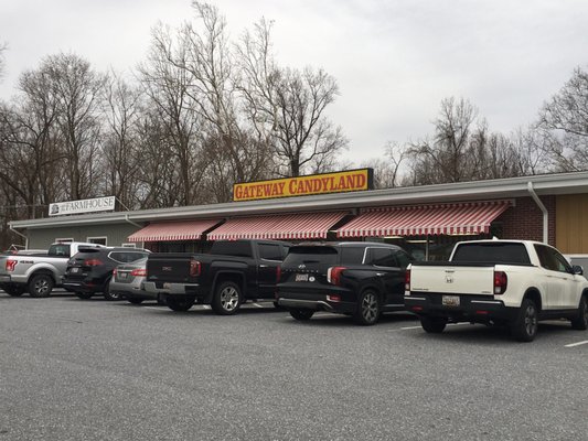 GATEWAY FARM MARKET & CANDYLAND - Updated December 2025 - 31 Photos ...