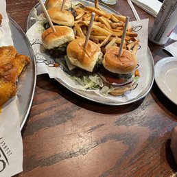 OUTPUT LOUNGE & SPORTS BAR - Updated July 2025 - 304 Photos & 509 ...