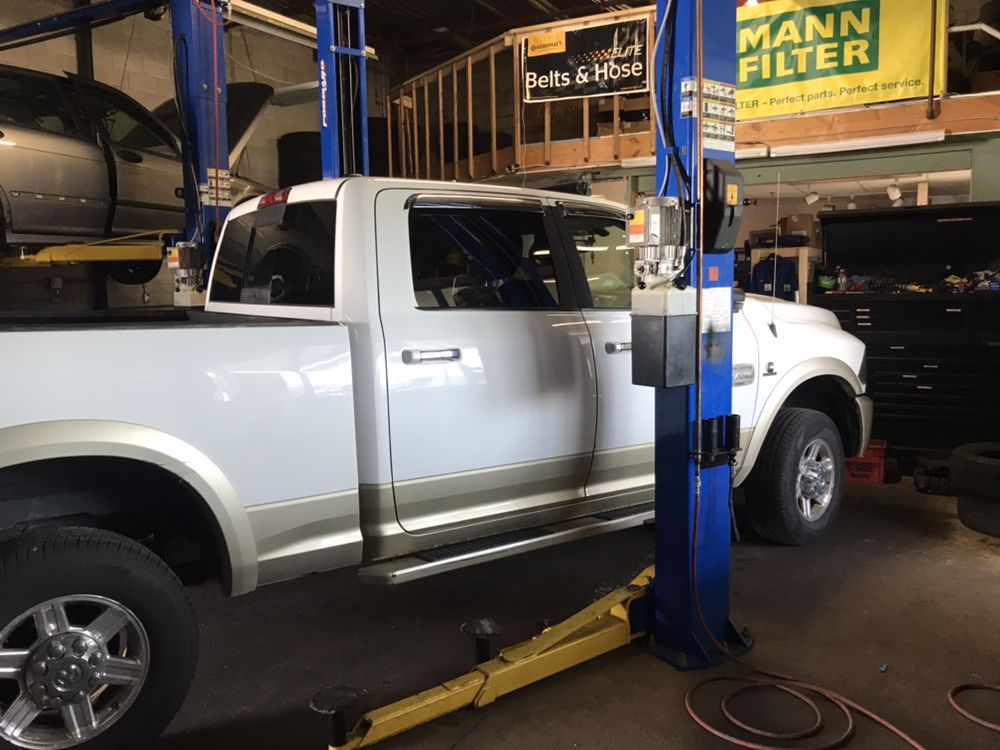 D A AUTO REPAIR. DIXIE AND DUNDAS - Updated December 2025 - 13 Photos ...