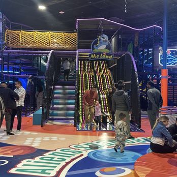 ME LAND CHANTILLY - Updated January 2026 - 22 Photos & 21 Reviews ...