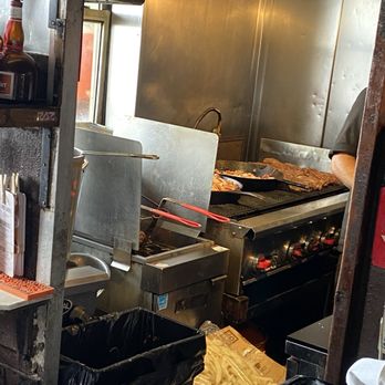 LE TUB - Updated January 2025 - 2050 Photos & 1964 Reviews - 1100 N ...