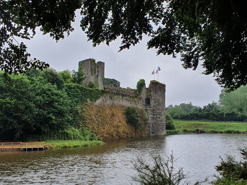 CHÂTEAU DE CORLAY - 2 Pl du Château, Corlay, Côtes-d'Armor, France ...