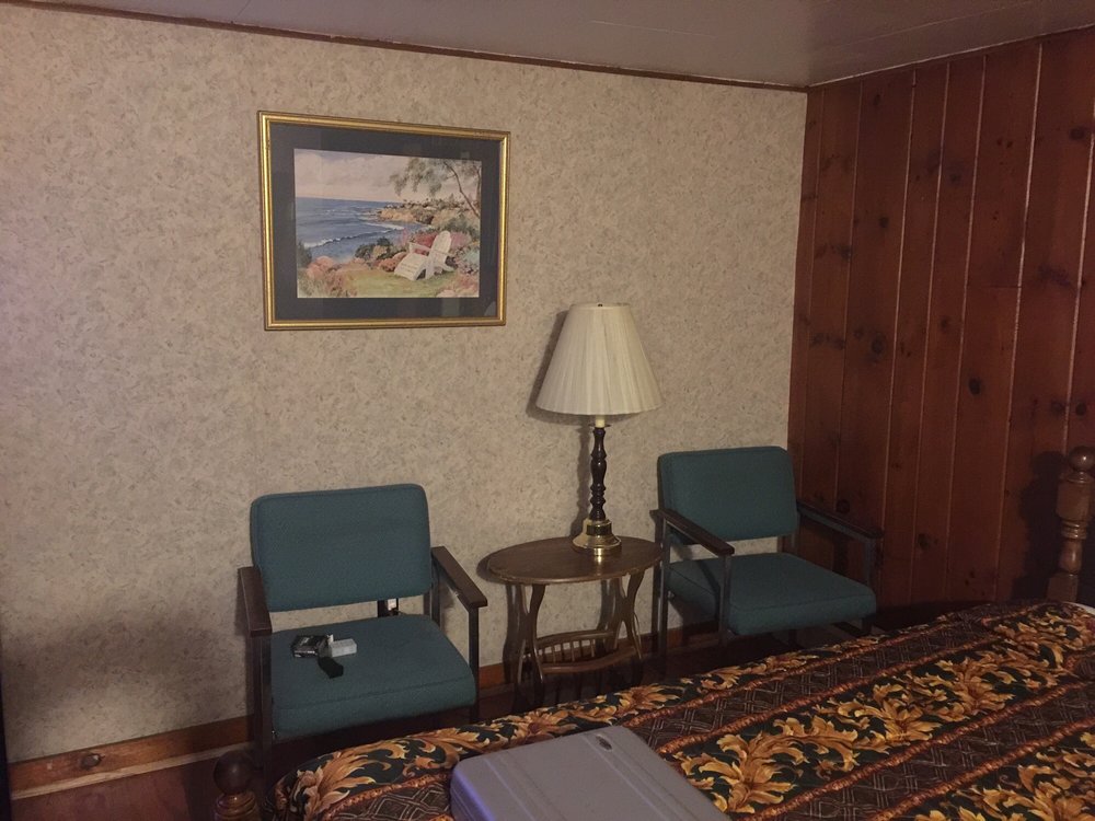 STARLIGHT INN - Updated May 2024 - 357 US Rte 7 S, Bennington, Vermont ...