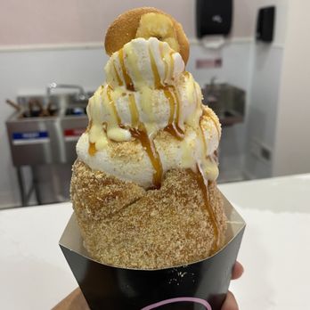 BUNS & ROSES CHIMNEY CAKES - Updated July 2024 - 93 Photos & 36 Reviews ...