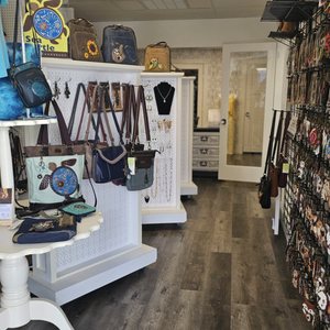 UFFDA SHOP - Updated November 2024 - 18 Photos - 202 Bush St, Red Wing ...